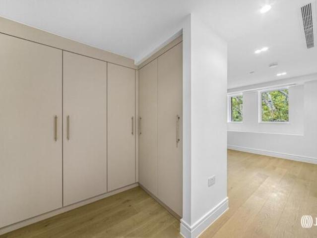 1 bedroom apartment for rent in Chiswick High Road London W4