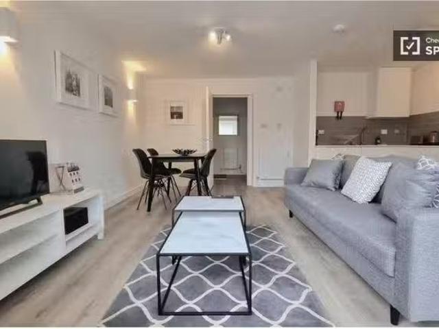 1 bedroom apartment for rent in Chiswick Riverside, London