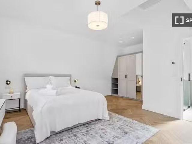 1 bedroom apartment for rent in Chiswick Riverside, London