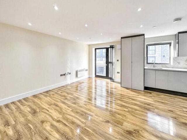 1 bedroom apartment for rent in Church Street, Slough, Berkshire, SL1
