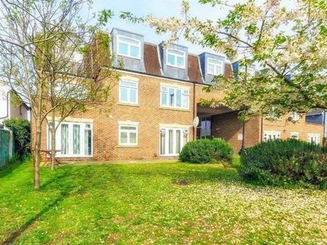 1 bedroom apartment for rent in Clarence Court 580588 London Road Langley Berkshire SL3
