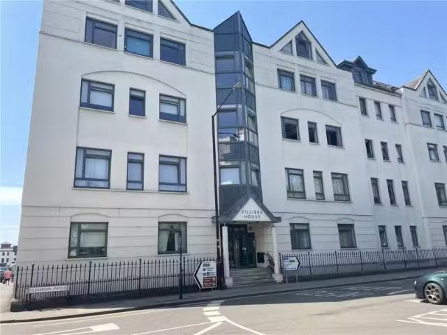 1 bedroom apartment for rent in Clarendon Avenue, Leamington S.