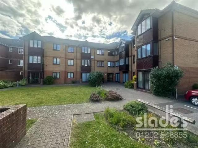 1 bedroom apartment for rent in Cleveland Road, Springbourne.