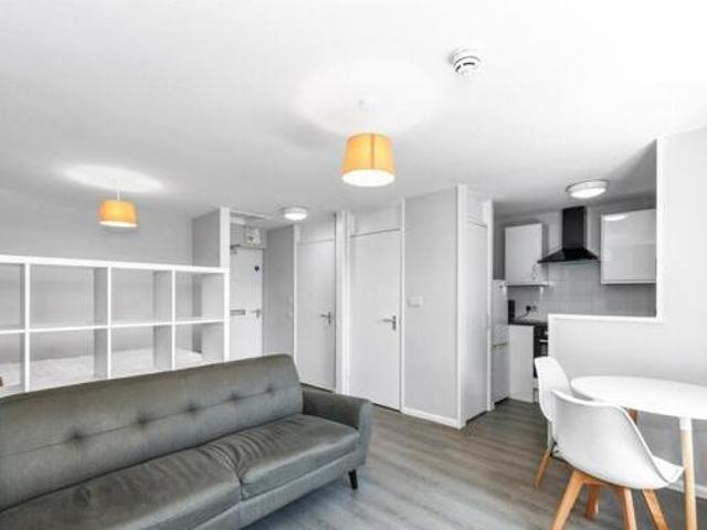 1 Bedroom Apartment For Rent In Clifton, Nottingham