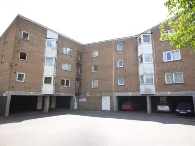 1 bedroom apartment for rent in Coed Edeyrn, Llanedeyrn, Cardi.