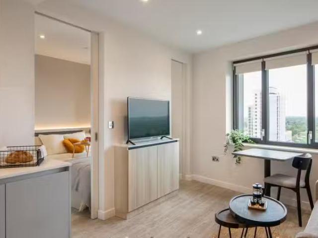 1 bedroom apartment for rent in College Road, Croydon, London.