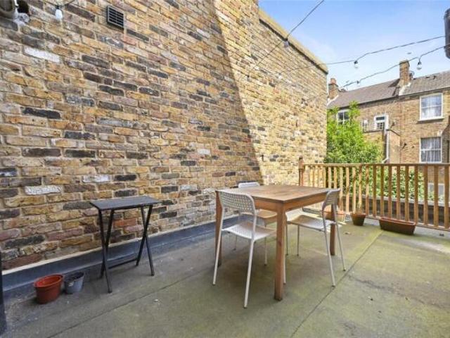 1 bedroom apartment for rent in Coningham Road, London, W12