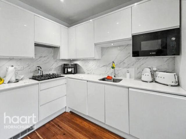 1 bedroom house share for rent in Cranham Road, HORNCHURCH, RM11