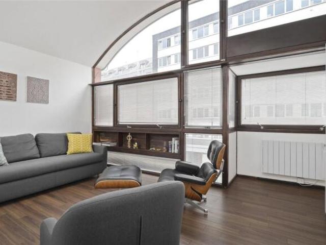 1 bedroom apartment for rent in Crescent House, Golden Lane Estate, Goswell Road, EC1Y