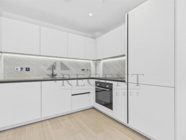 1 bedroom apartment for rent in Darjeeling House, Memorial Avenue, SL1