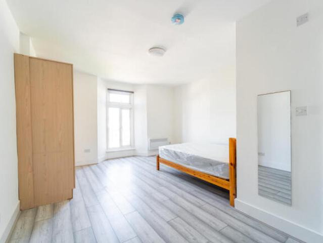 1 bedroom apartment for rent in Dean Road, Willesden Green, London, NW2