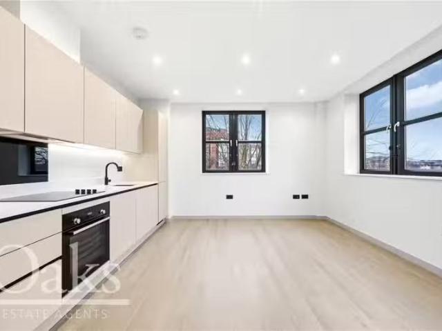1 bedroom apartment for rent in Dingwall Road, Croydon, CR0