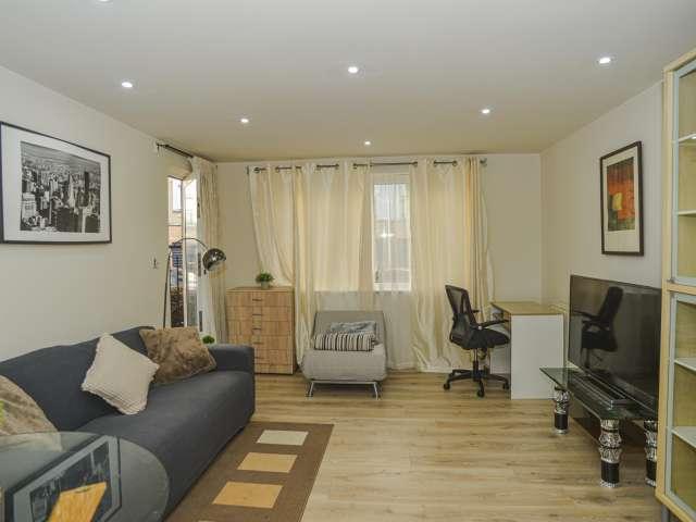 1 bedroom apartment for rent in Docklands, London