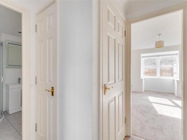 1 bedroom apartment for rent in Dovecote Gardens, London, SW14