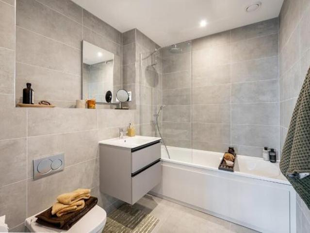 1 bedroom apartment for rent in Exploration Way, Slough, Berkshire, SL1