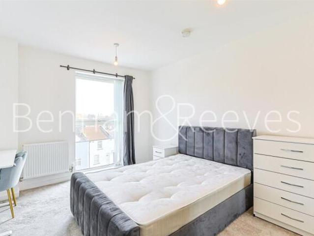 1 bedroom apartment for rent in East Acton Lane, Ealing, W3