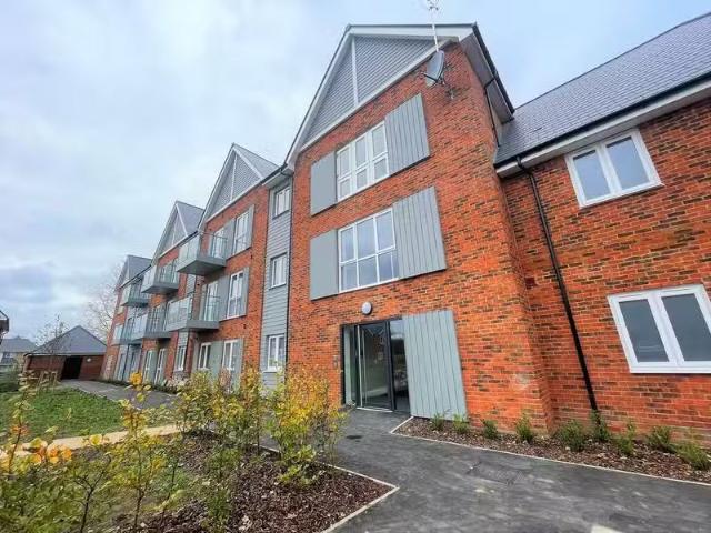 1 bedroom apartment for rent in Elizabeth Court, Steel Close.