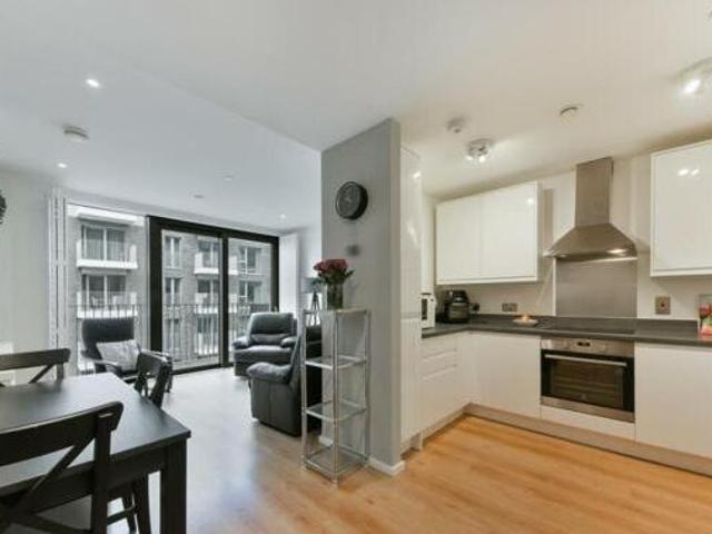 1 Bedroom Apartment For Rent In Embassy Gardens, Nine Elms