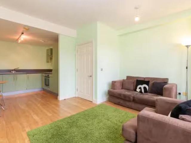 1 bedroom apartment for rent in Esinteraction House, Temple St.
