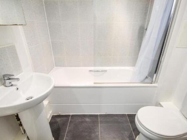 1 bedroom apartment for rent in Furnished The Junction, Slough Station, SL2