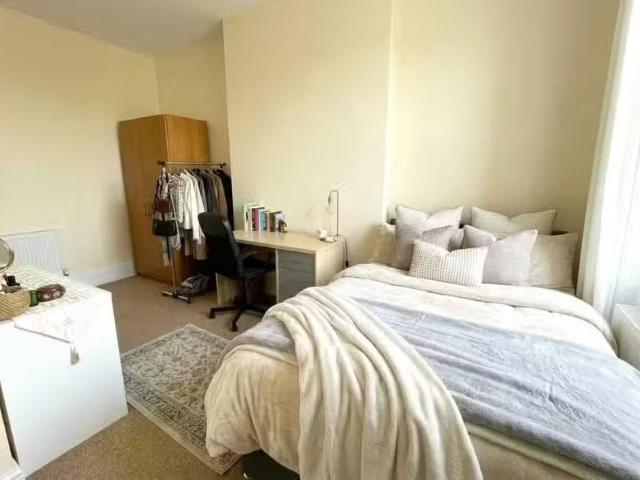 1 bedroom apartment for rent in FFF 15 Richmond Terrace, Clift.