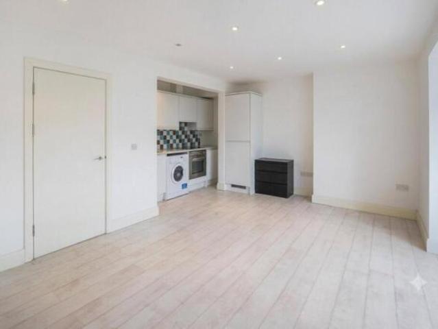 1 bedroom apartment for rent in Finchley Road, Temple Fortune, NW11