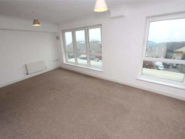1 bedroom apartment for rent in Fisgard Court, Admirals Way, Gravesend, Kent, DA12