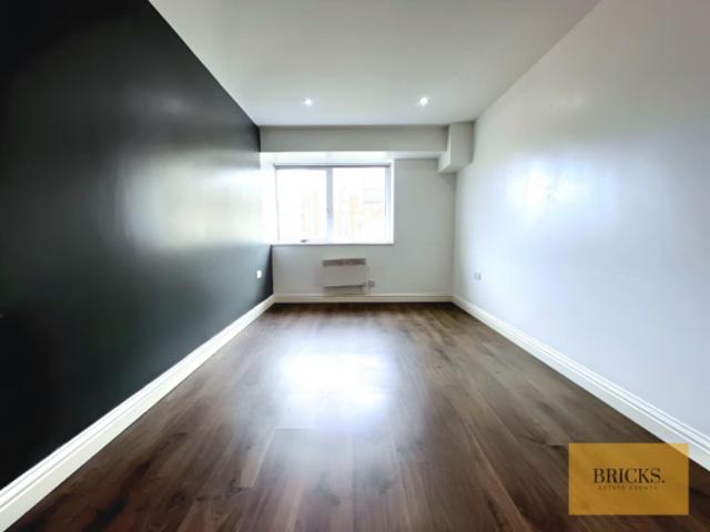 1 bedroom apartment for rent in Flat 14, 74a High Street, Watford, WD17