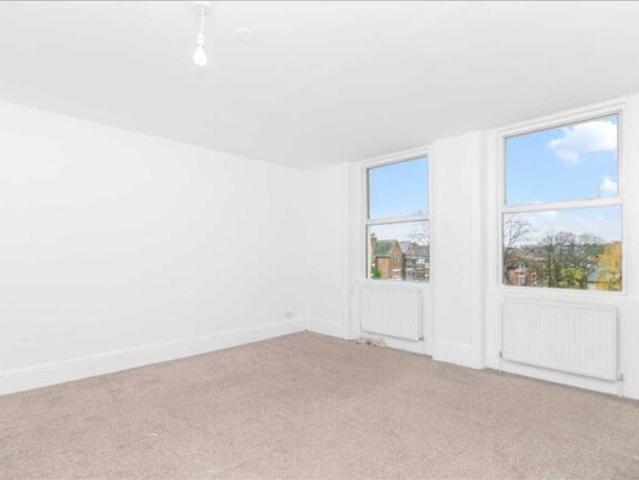 1 bedroom apartment for rent in Flat E, 163 Streatham High Road, Streatham, SW16