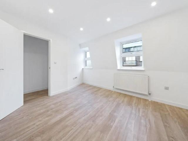 1 bedroom apartment for rent in Fortune Green Road, West Hampstead, London, NW6