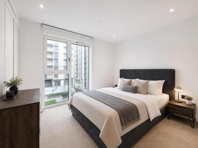 1 bedroom apartment for rent in Fountain Park Way London W12