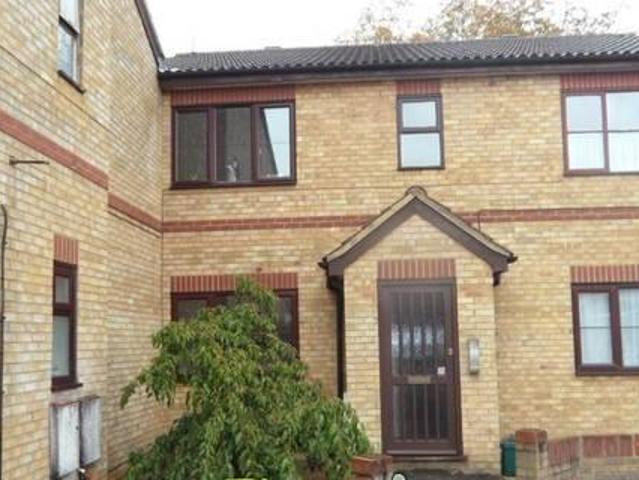 1 bedroom apartment for rent in Foxleigh Court New Road Staines TW18