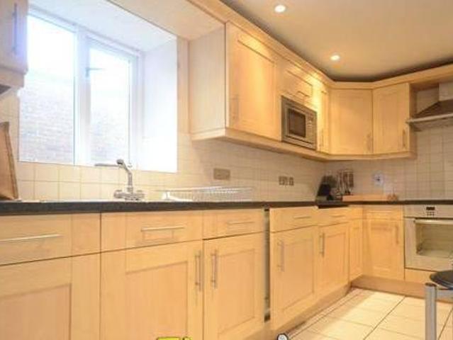 1 bedroom apartment for rent in Franklyn House Cross Street RG1
