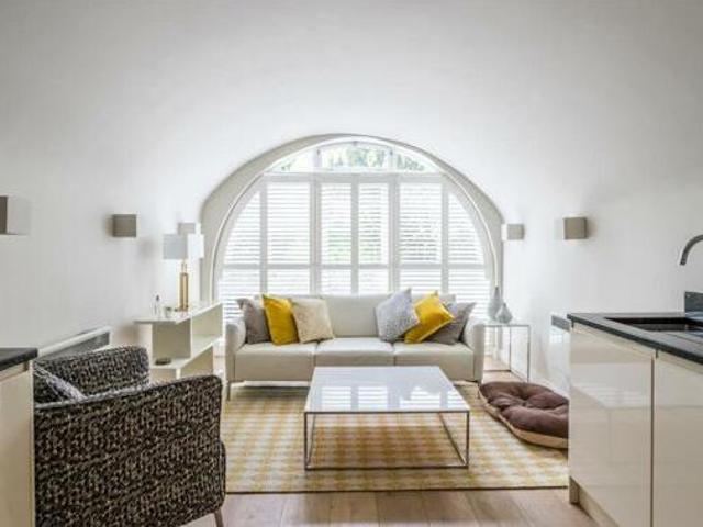 1 Bedroom Apartment For Rent In Guildford, Surrey