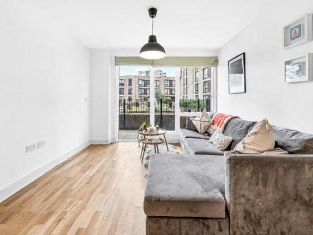 1 bedroom apartment for rent in Guthridge Close, Canary Wharf, London E14