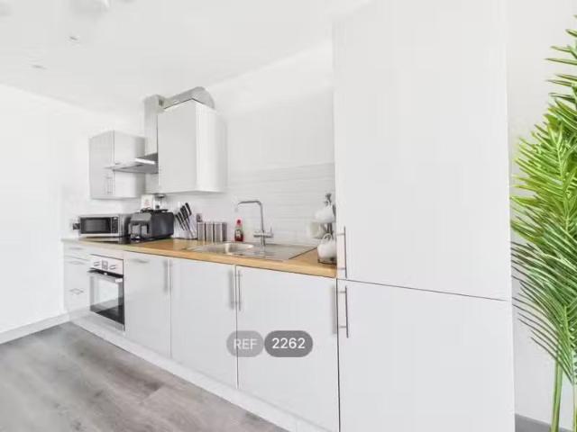 1 bedroom apartment for rent in George House, George Street, H.
