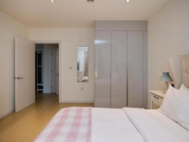 1 bedroom apartment for rent in Glasshouse Gardens, E20