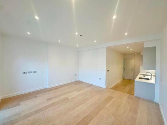 1 bedroom apartment for rent in Goldsmiths Row, Hackney E2