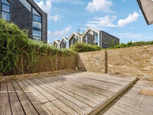 1 bedroom apartment for rent in Graham Road, Chiswick, London, W4