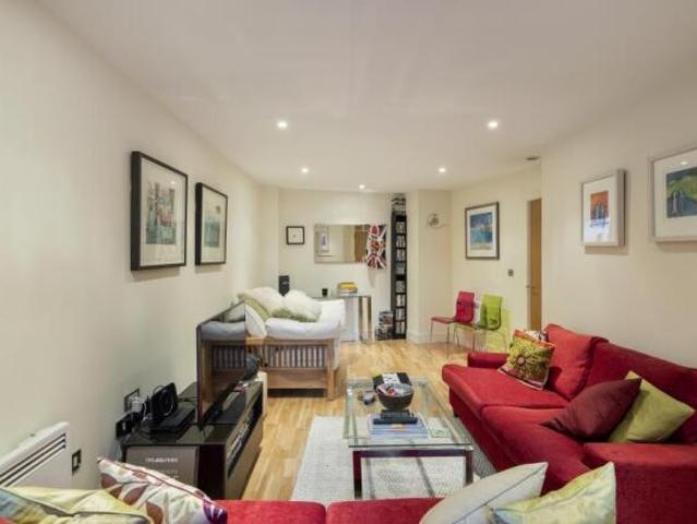 1 bedroom apartment for rent in Great Suffolk Street, SE1