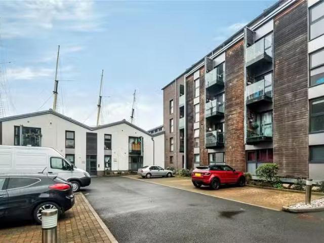 1 bedroom apartment for rent in Great Western House, Gas Ferry.