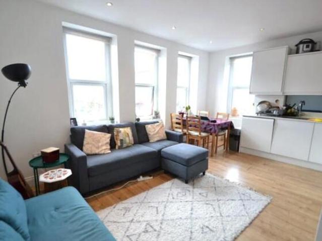 1 bedroom apartment for rent in Green Parade, Green Lanes, London, N4