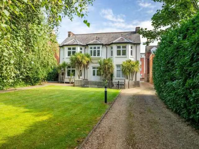 1 bedroom apartment for rent in Grosvenor Road, St. Albans, He.