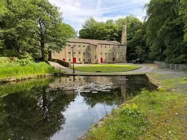 1 bedroom apartment for rent in Hallas Bridge, Cullingworth, B.