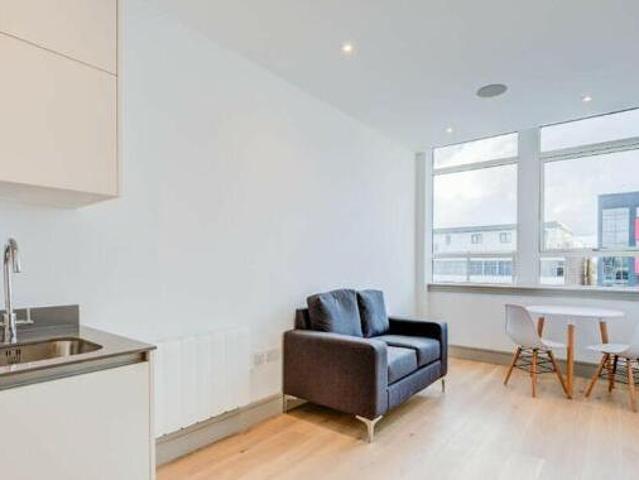 1 Bedroom Apartment For Rent In Harrow, Middlesex