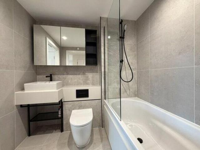 1 bedroom apartment for rent in Hawker House Woodburry Down, London, N4