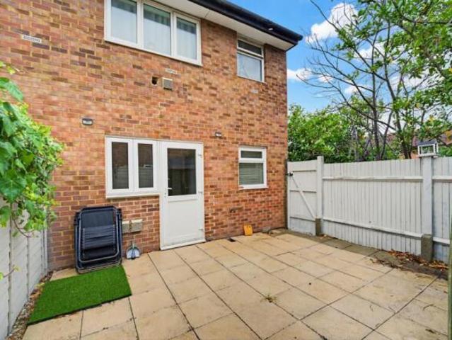 1 bedroom apartment for rent in Heather Close, Isleworth, TW7 7PR, TW7