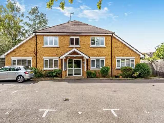 1 bedroom apartment for rent in High Street, Northwood, HA6