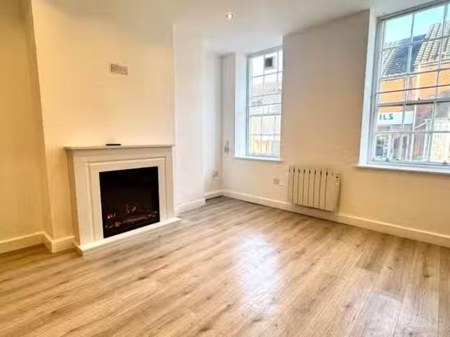 1 bedroom apartment for rent in High Street, Coleshill. B46 3A.