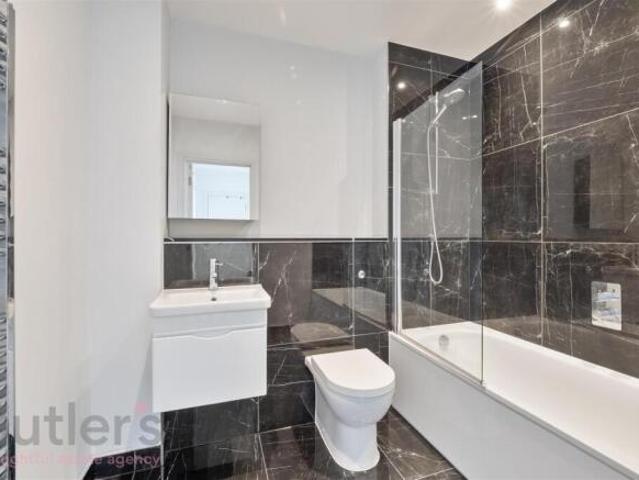 1 bedroom apartment for rent in High Street, Sutton, SM1